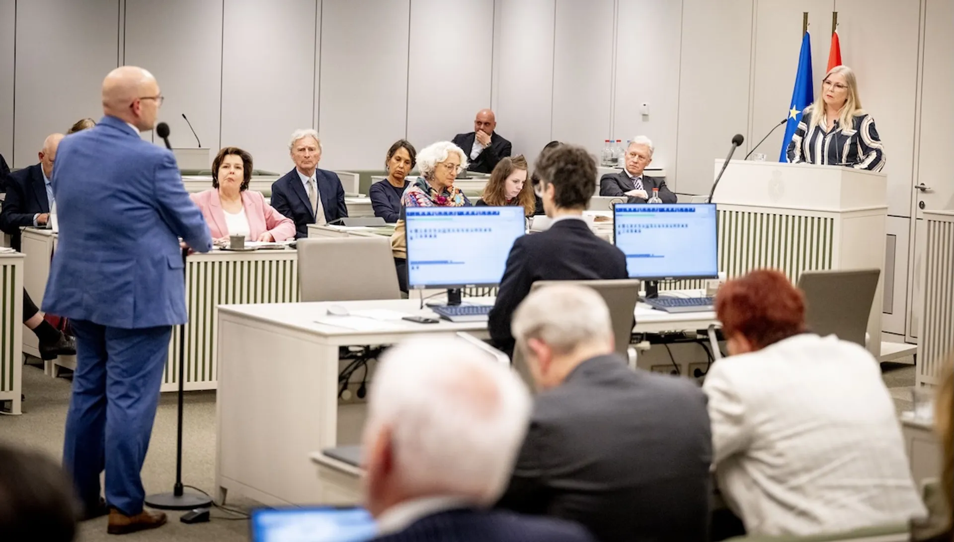 Eerste Kamer stemt omstreden asielwet van prutser Faber weg - Joop ...
