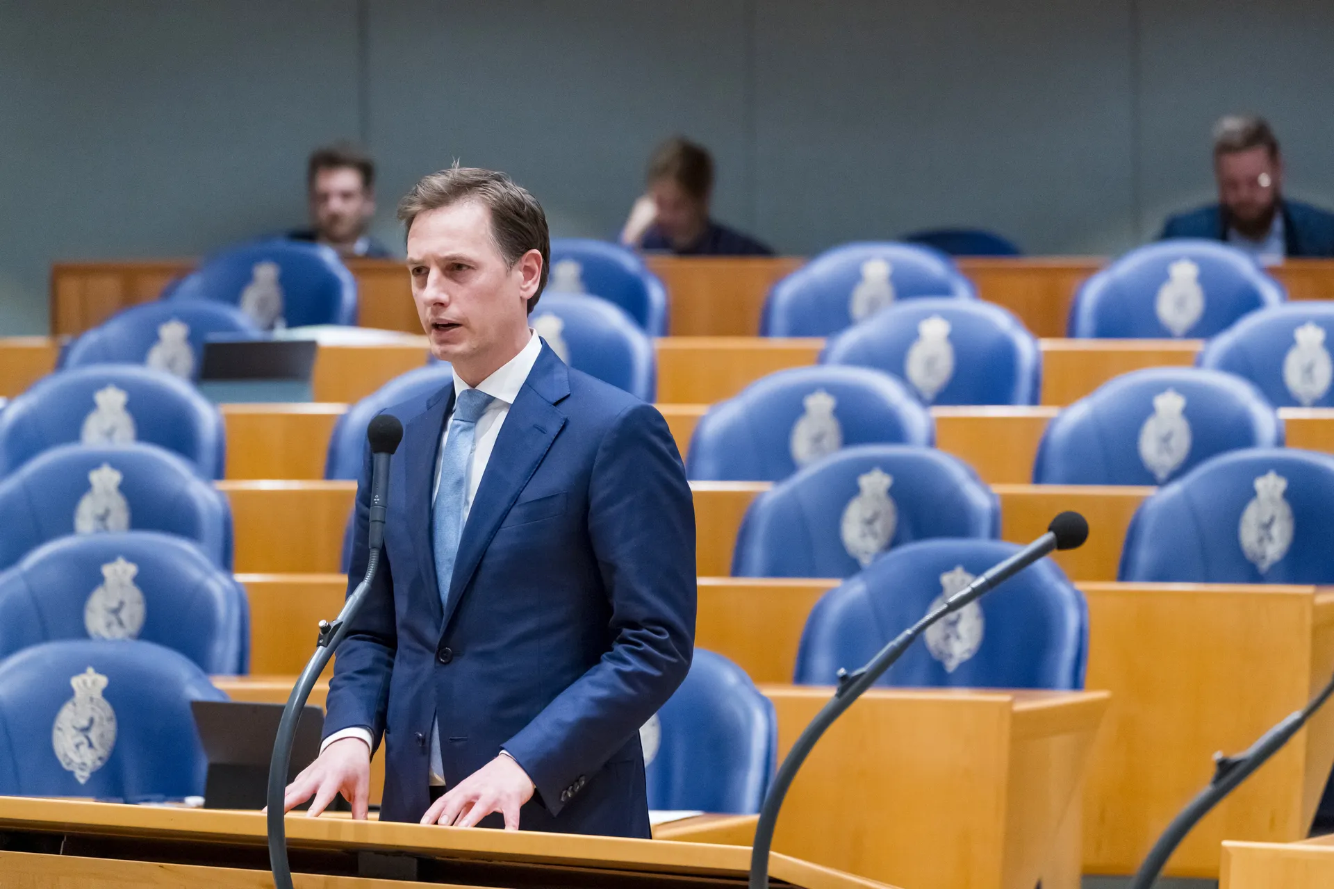 Laurens Dassen bepleit vertrek bewindslieden van X, Caroline van der ...