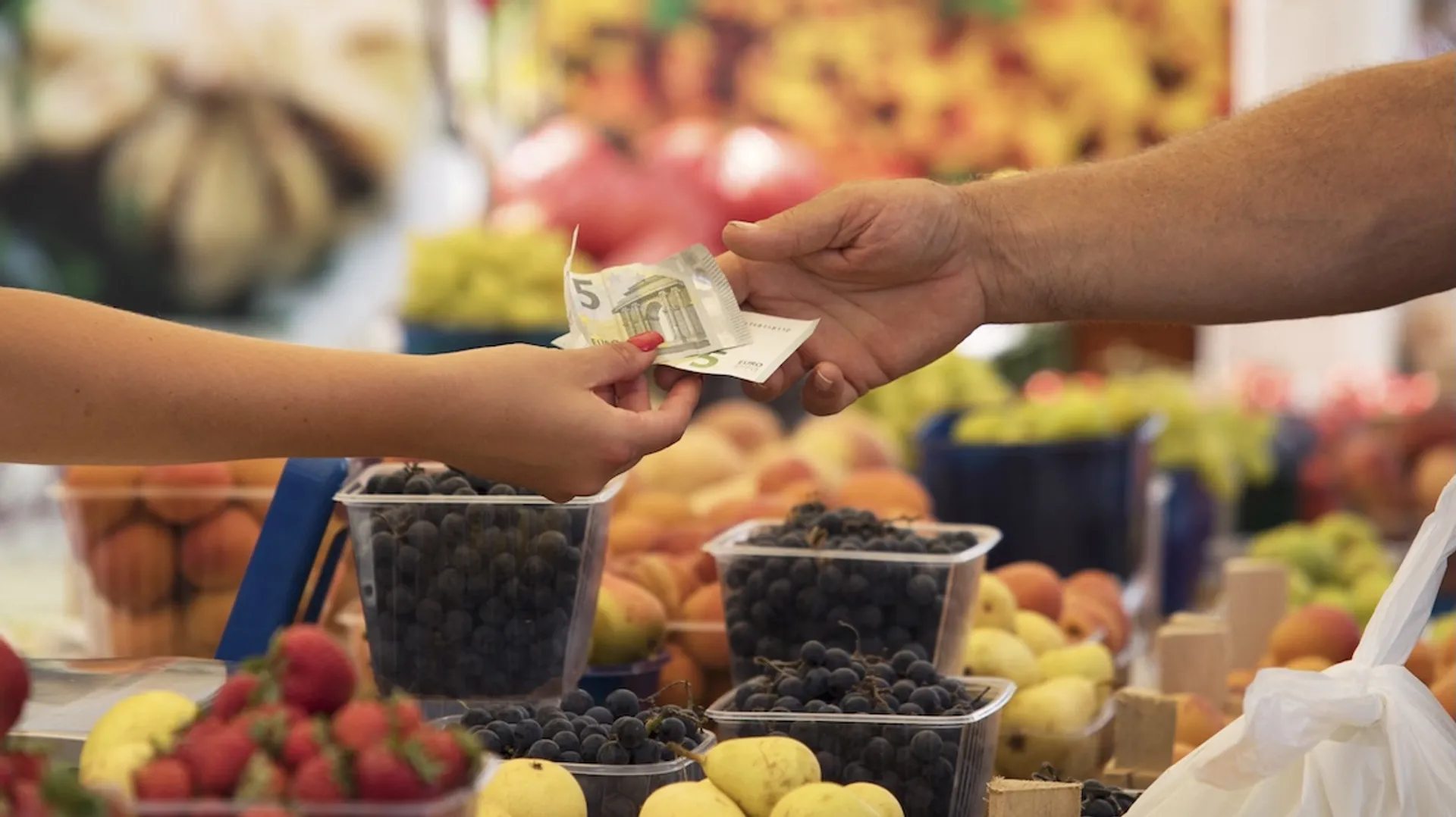 Het recht op betalen met contant geld moet wettelijk beschermd worden ...