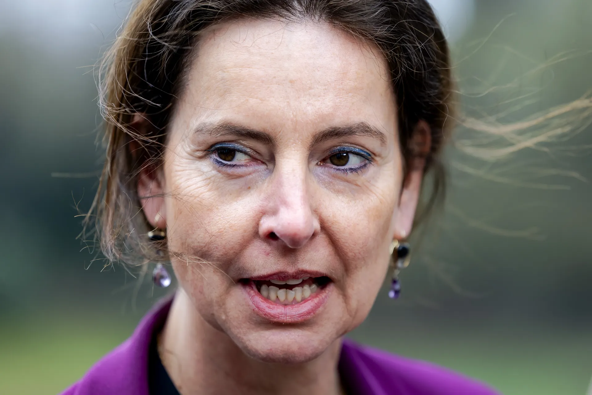 Minister Uitermark buigt voor Wilders: PVV mag ondemocratische ...