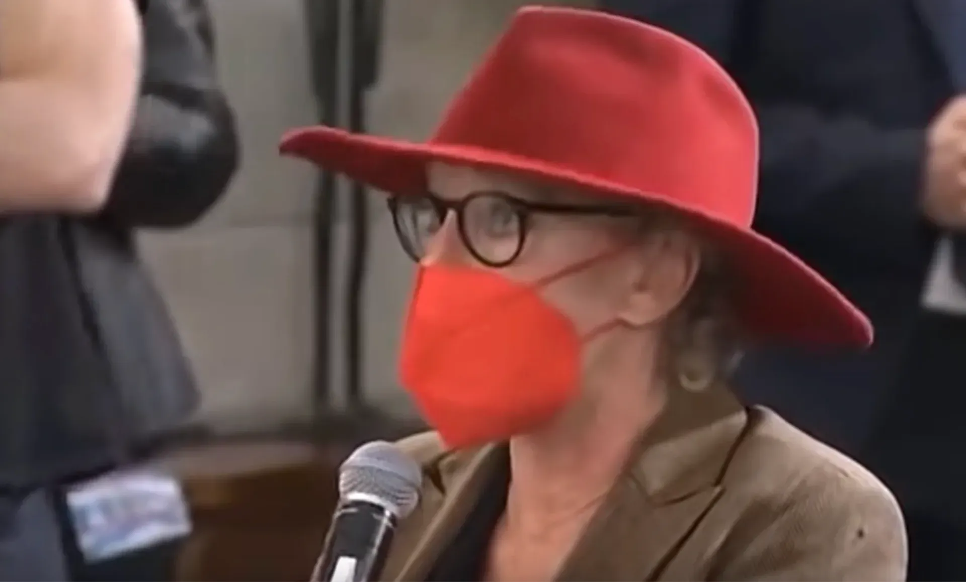 Journalist Ingeborg Beugel vrijgesproken na fopaanklacht wegens helpen ...