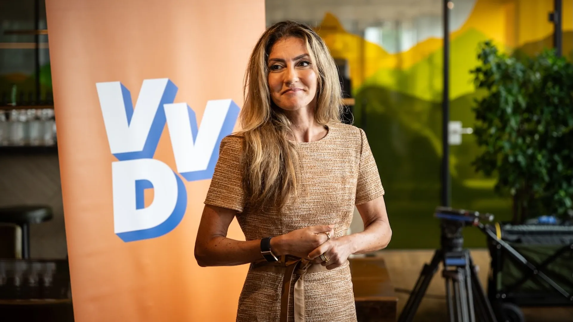 Douwe Bob start kort geding tegen VVD-leider Yesilgöz vanwege haat ...