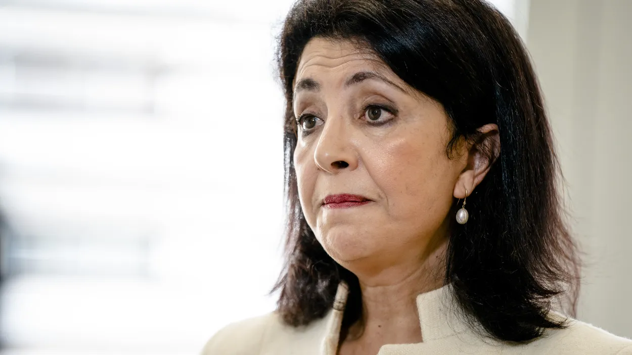 Khadija Arib komt niet naar Kamer voor afscheid - Joop - BNNVARA