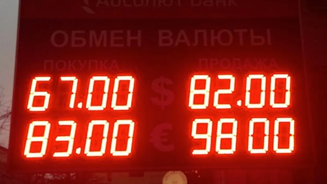 Russische roebel maakt vrije val - Joop - BNNVARA