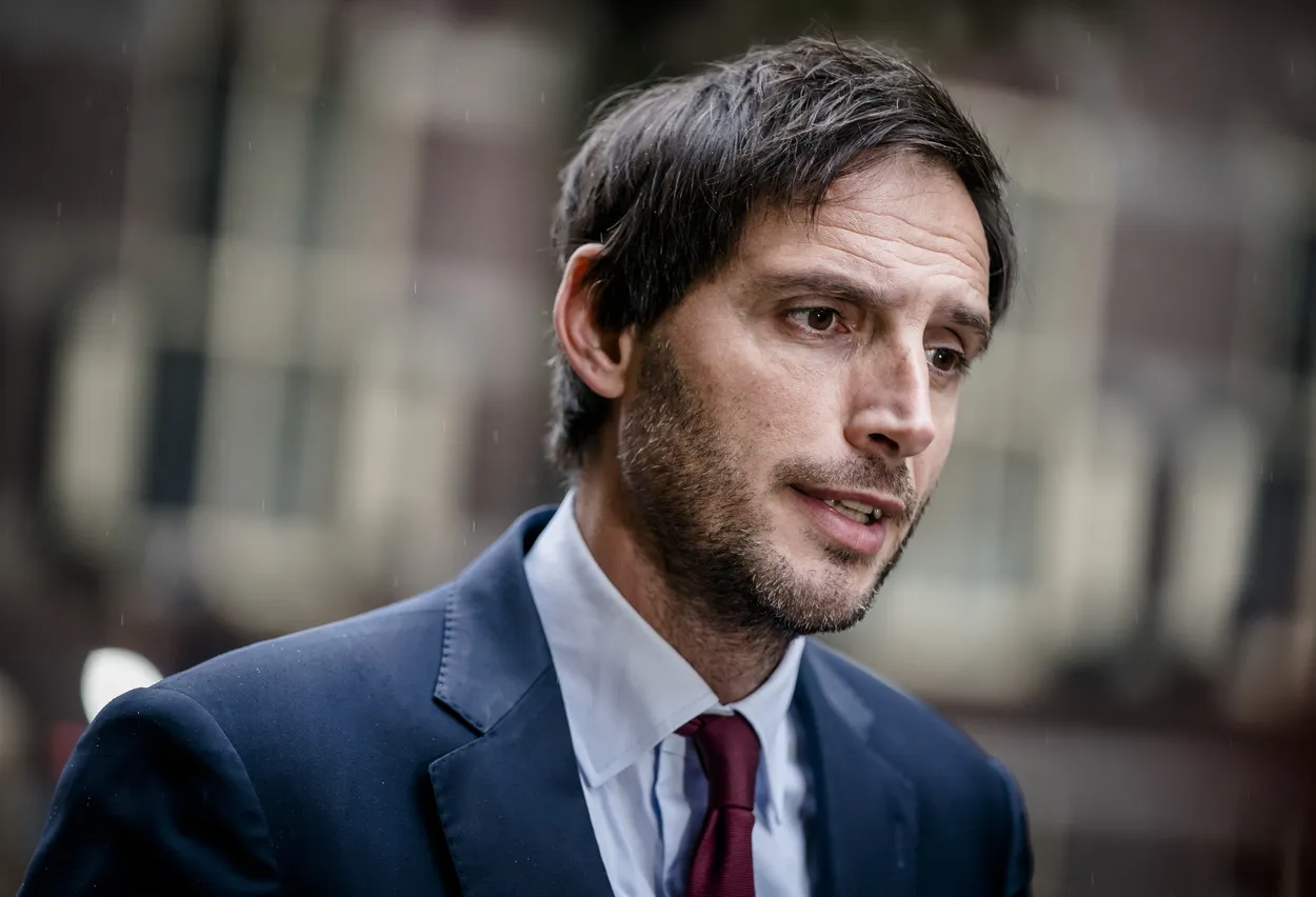 Hoekstra eist onmiddellijke sluiting van illegale Chinese politiebureau ...