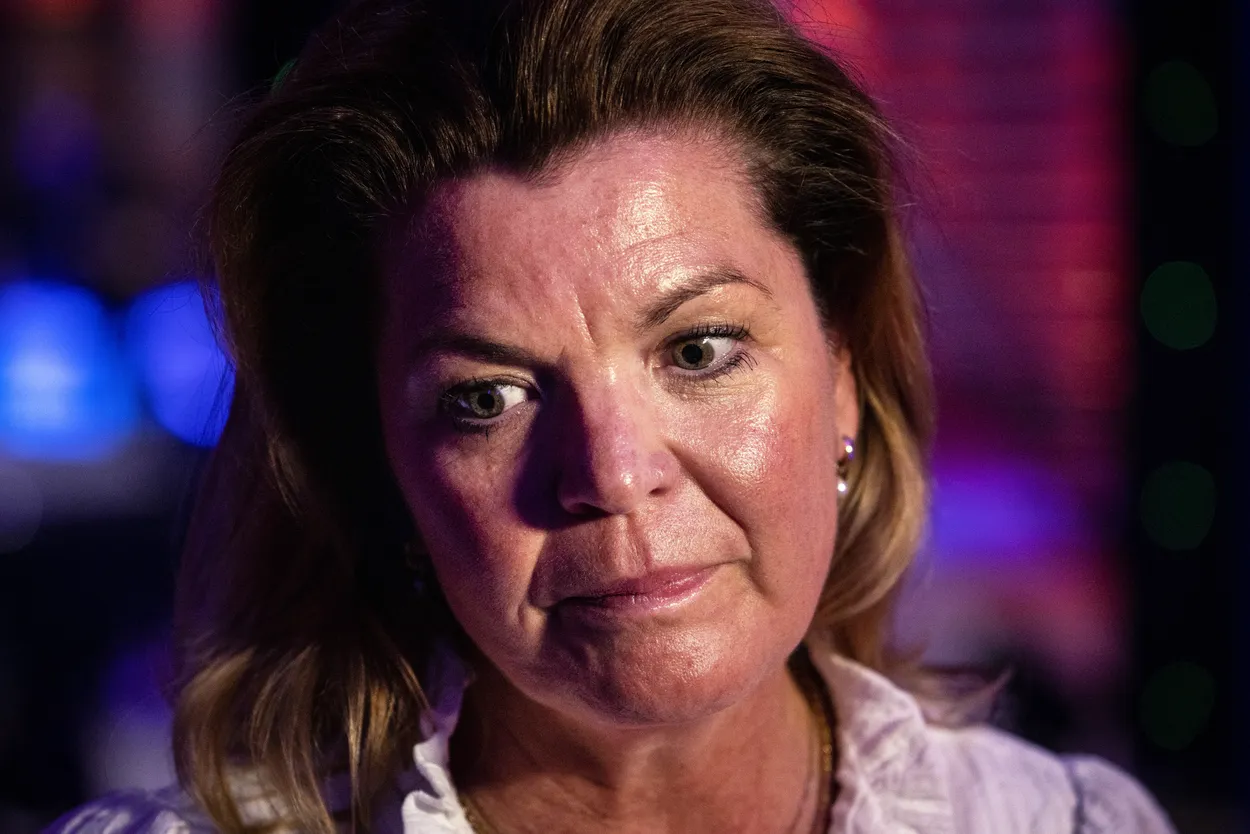 Minister Van Der Wal krabbelt terug en wil stikstofkaart samen met ...