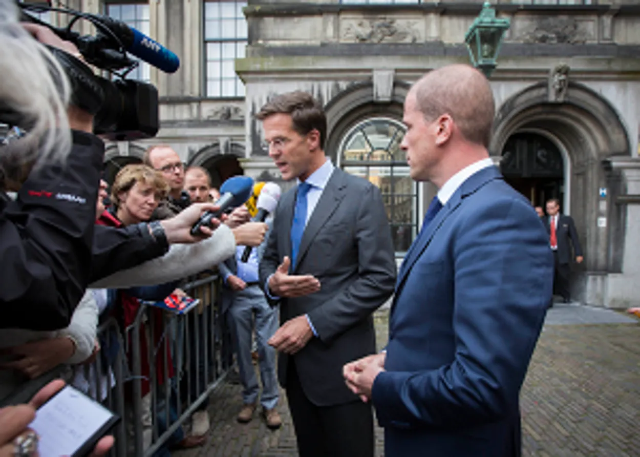 Henk Kamp en Wouter Bos moeten formatie leiden - Joop - BNNVARA