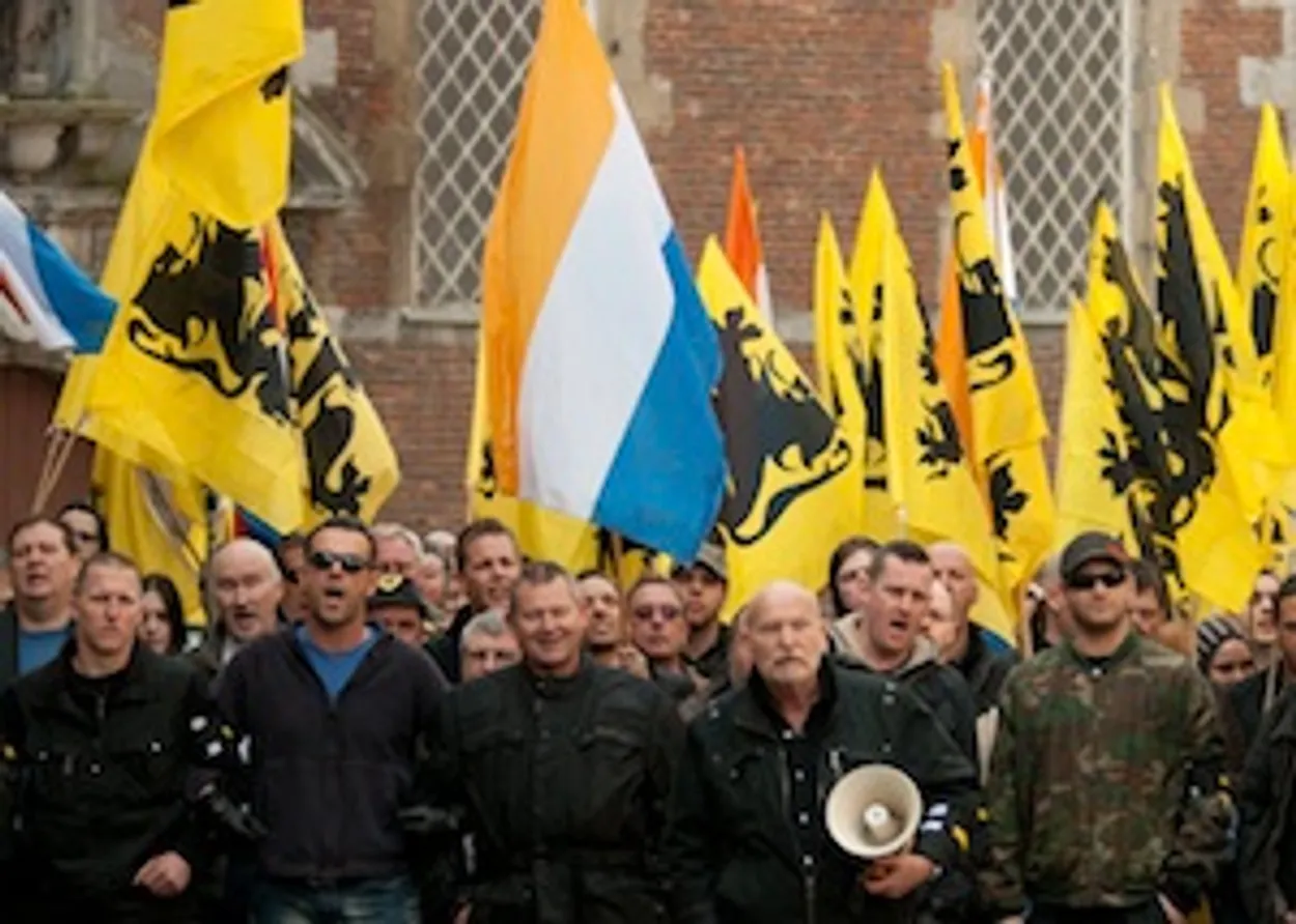 'NSB-vlag' bij PVV - Joop - BNNVARA