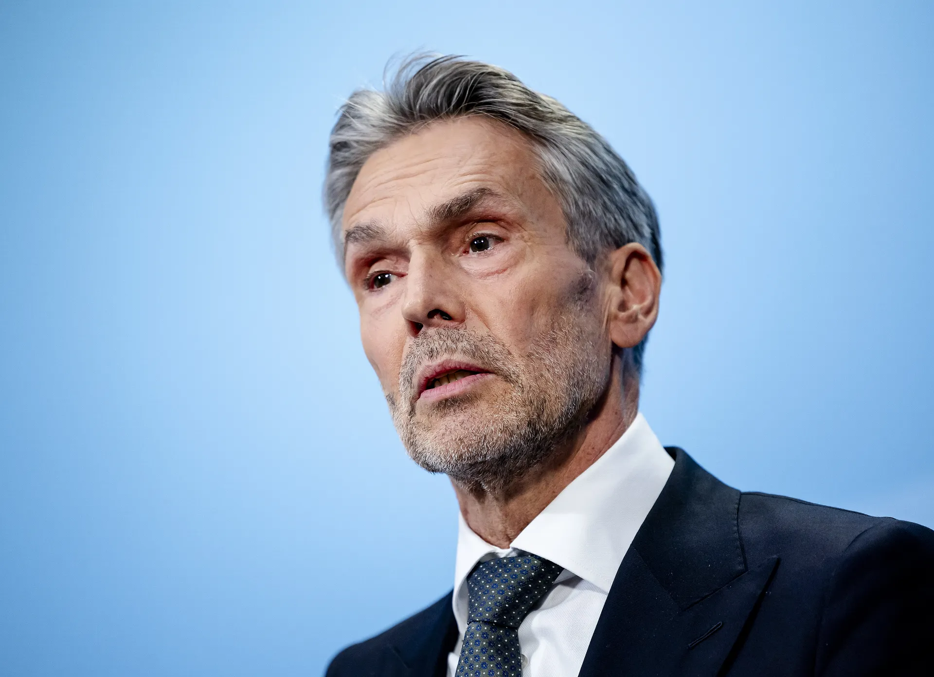 Schoof erkent dat het bij verzonnen asielcrisis niet gaat om feiten ...