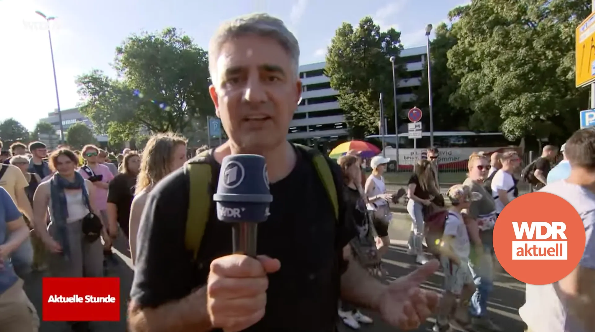 Duitsers massaal op de been tegen bijeenkomst extreemrechtse AfD in Essen - Joop - BNNVARA