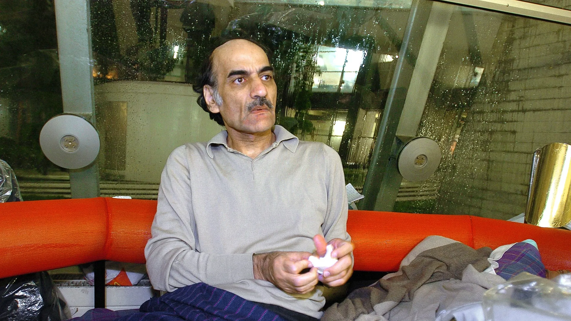 Iraanse vluchteling op wie film The Terminal werd gebaseerd, overleden ...