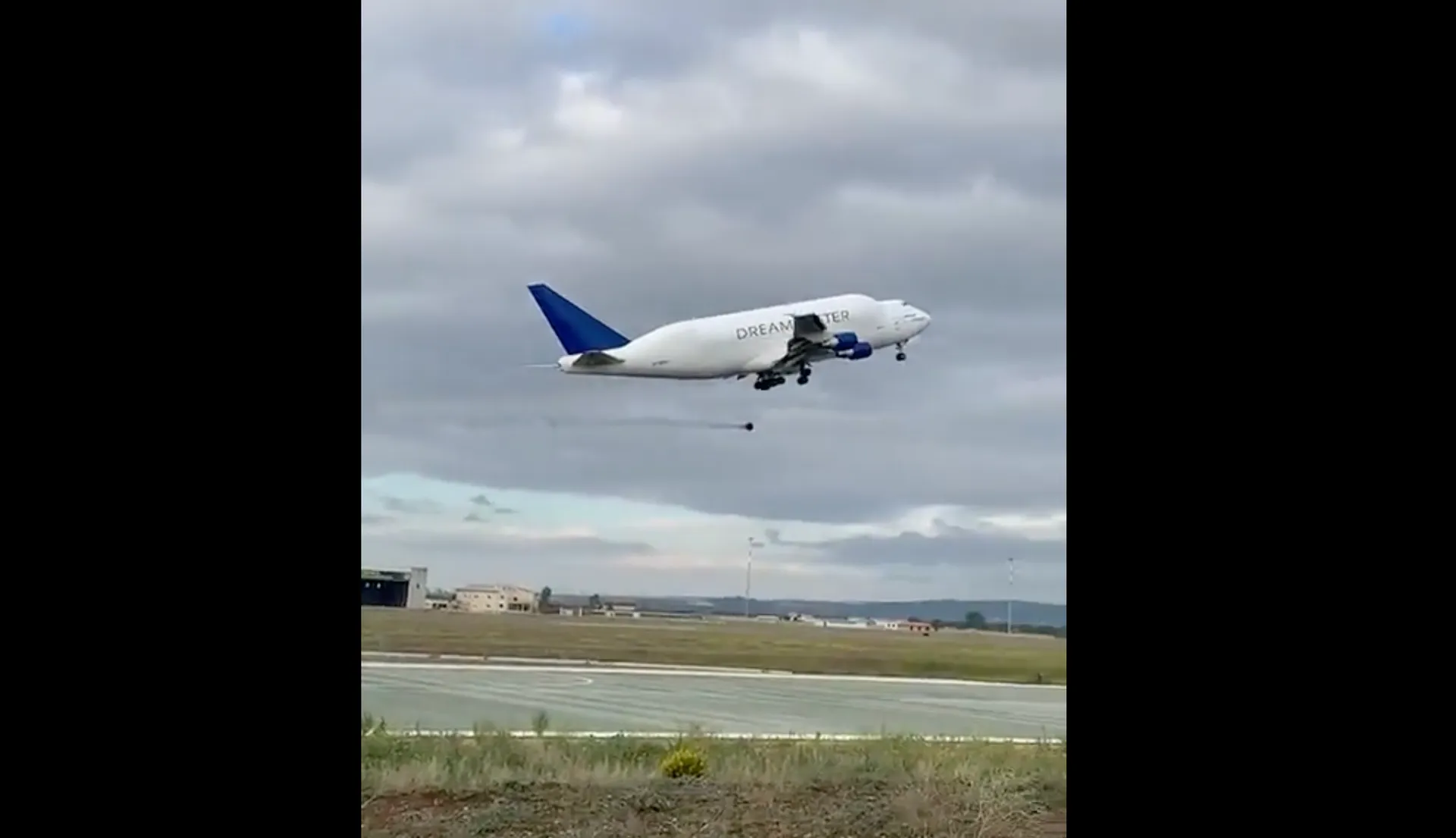 Boeing verliest wiel direct na opstijgen - Joop - BNNVARA