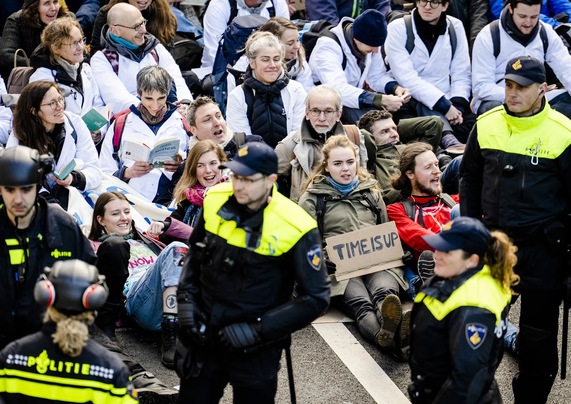 Gebiedsverbod voor drie klimaatactivisten die opriepen A12 te blokkeren ...