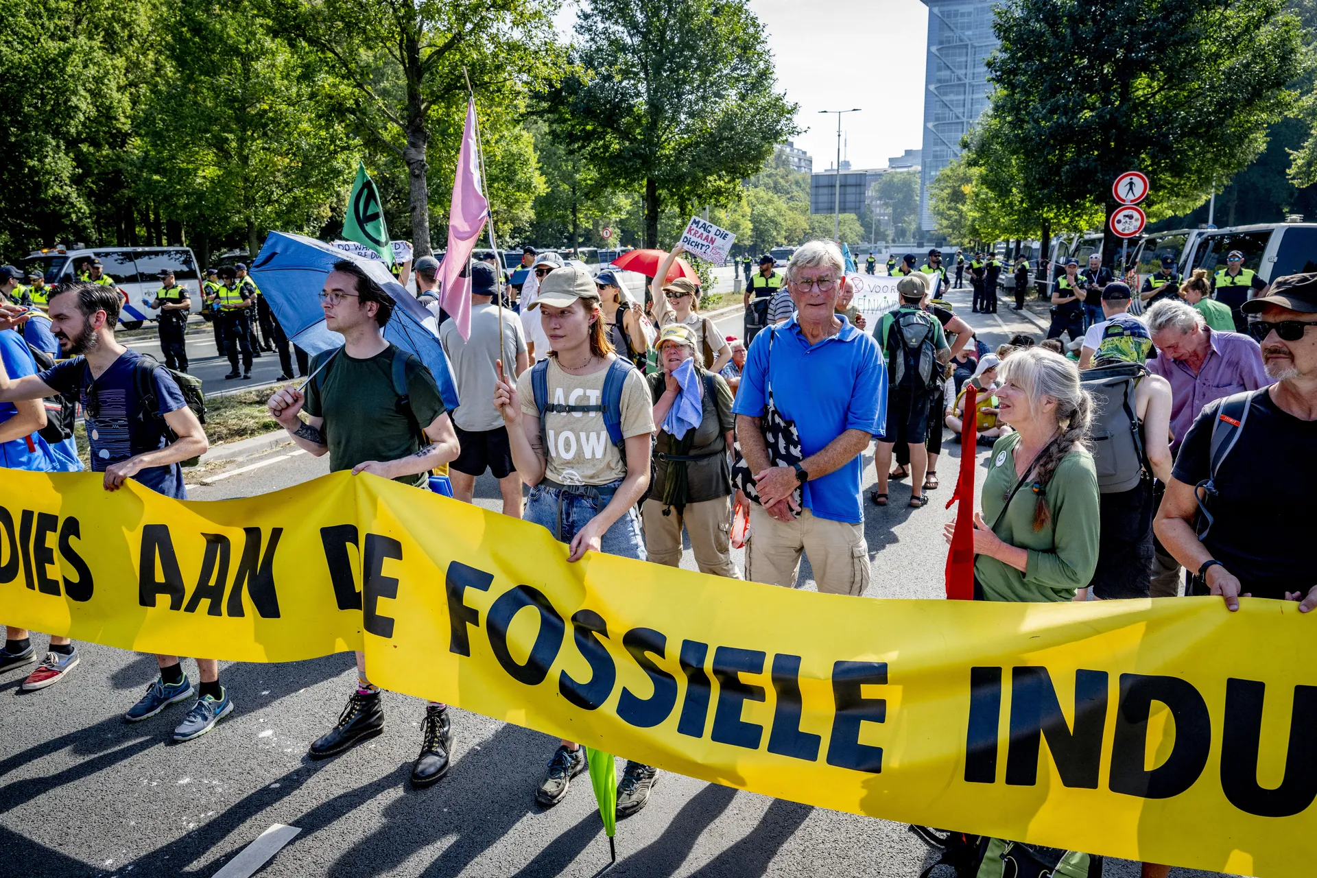 Angst regeert in politiek den Haag als het over afschaffen fossiele subsidies gaat - Joop - BNNVARA