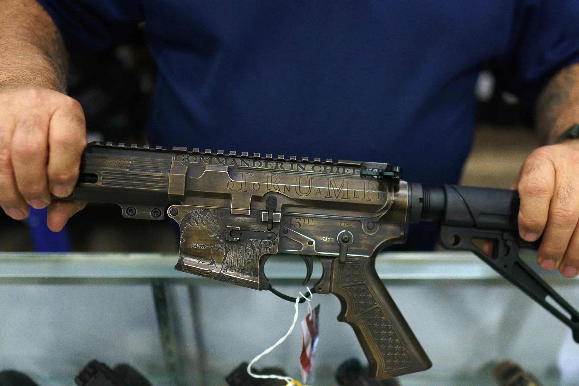 Thomas Matthew Crooks schoot met Amerika’s nationale geweer - Joop ...