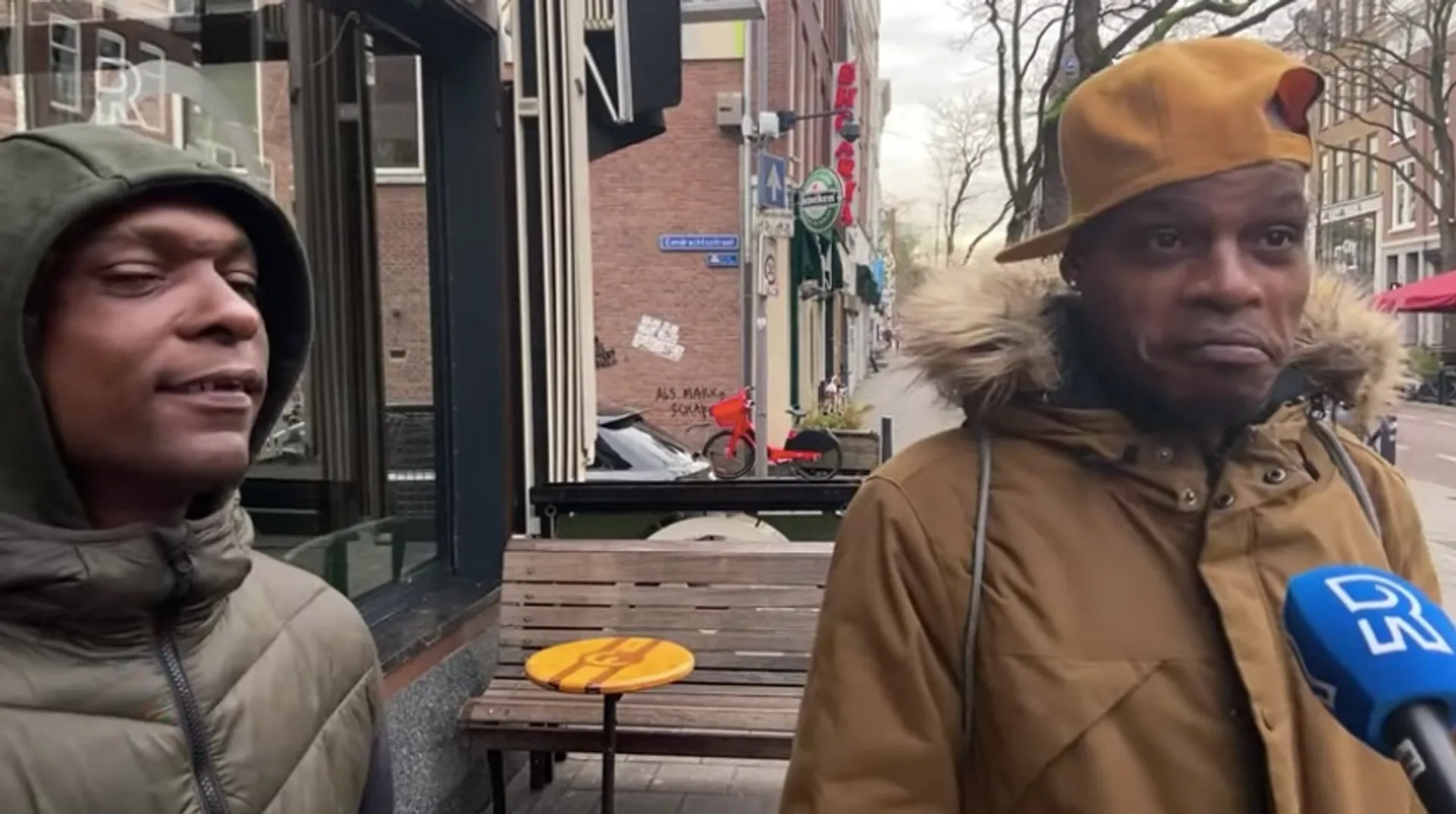 'Witte de Withstraat heet zo omdat er veel witte mensen lopen' - Joop ...