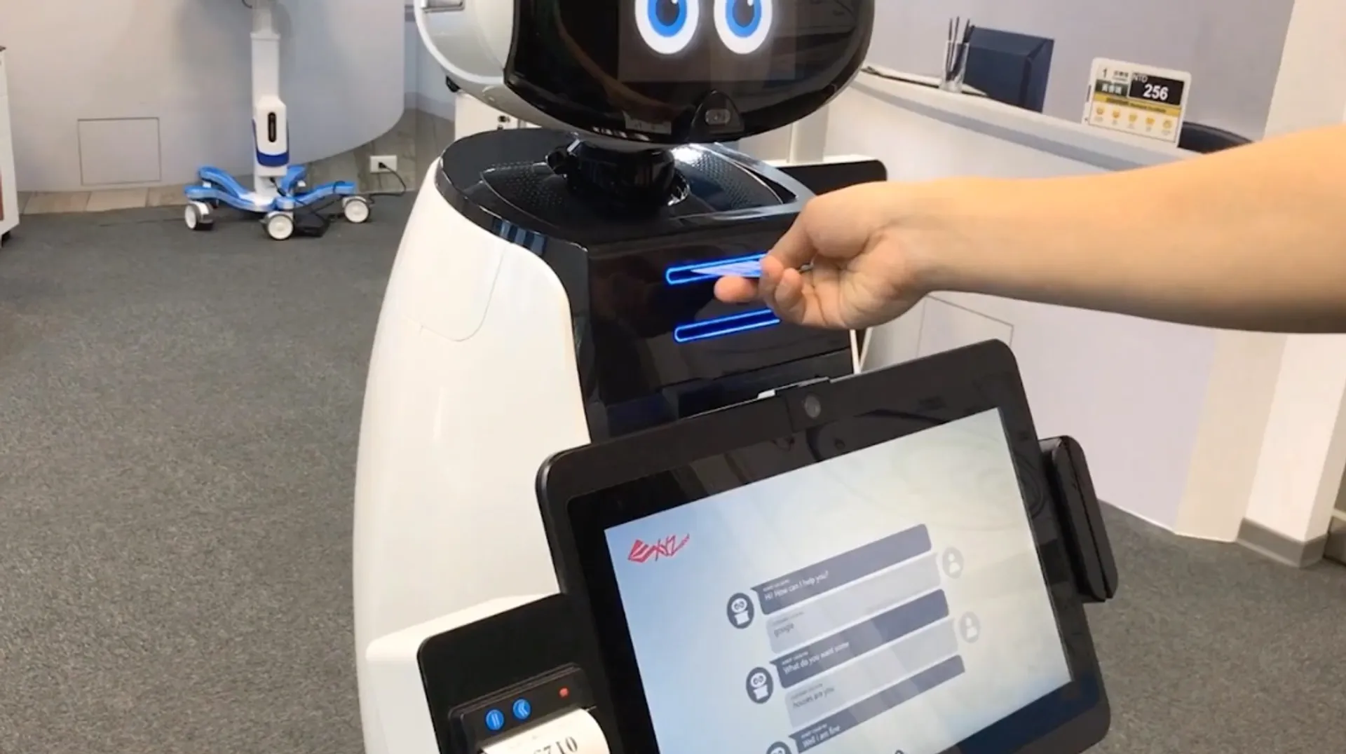 Patiënt krijgt via zorgrobot te horen dat hij is uitbehandeld en gaat ...