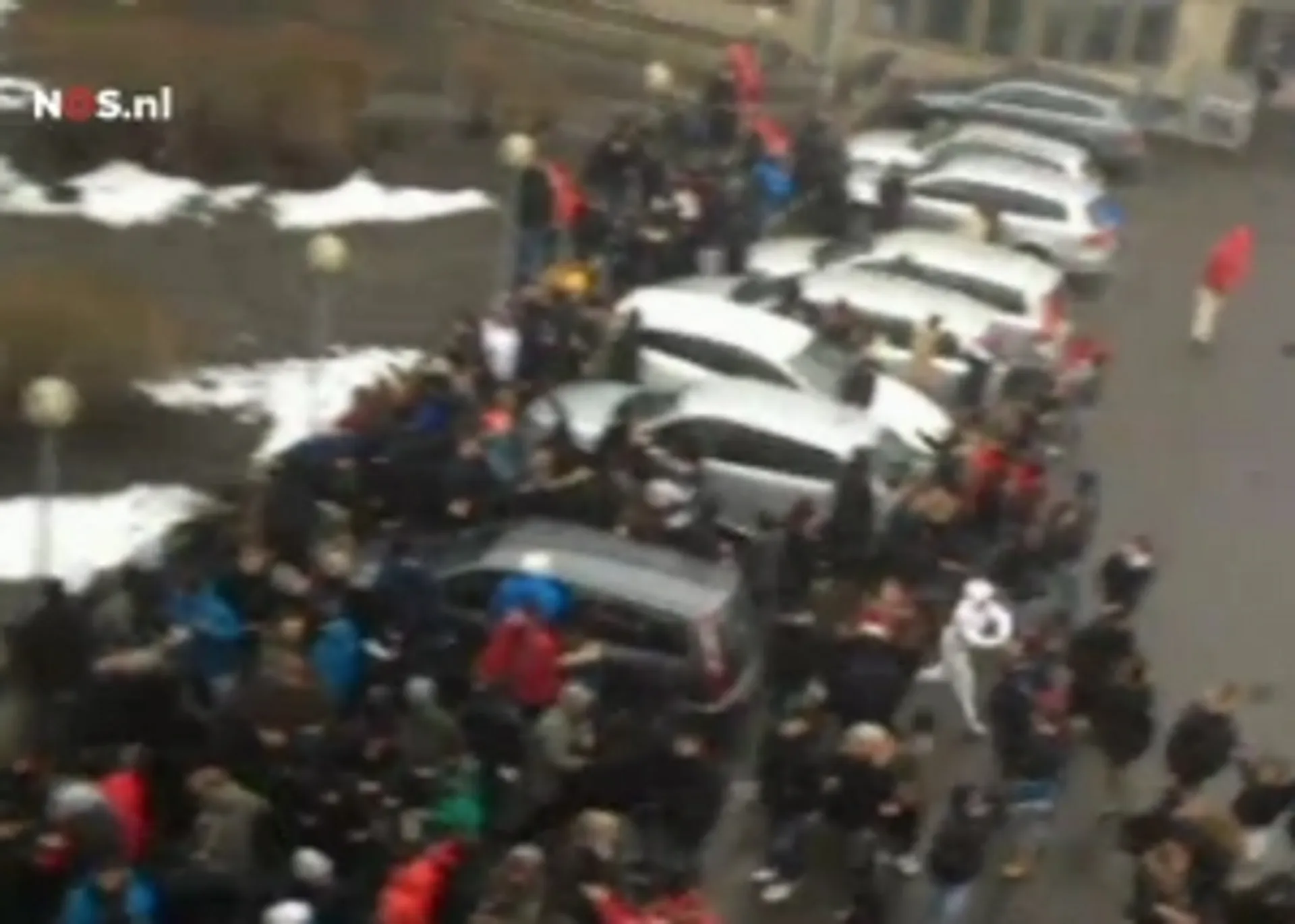 Göteborg: Jongeren rellen tegen 'bangalijst' - Joop - BNNVARA