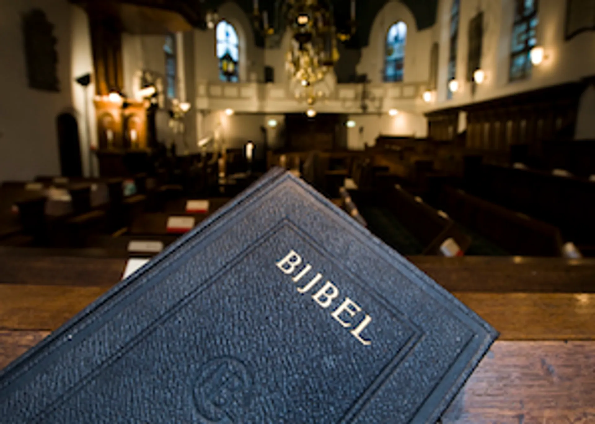 Hervormde kerk weigert vrouwelijke predikante - Joop - BNNVARA