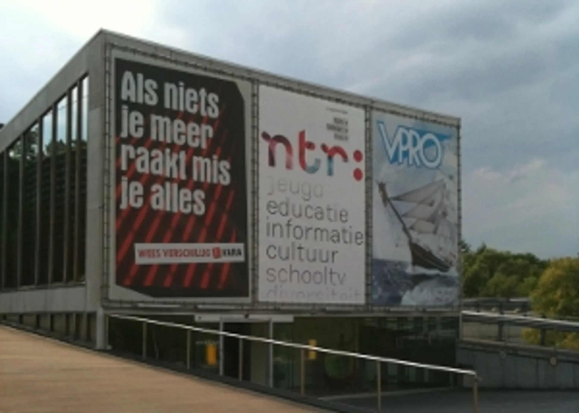 Werknemers Teleac tekenen voor vertrek omroepbaas - Joop - BNNVARA