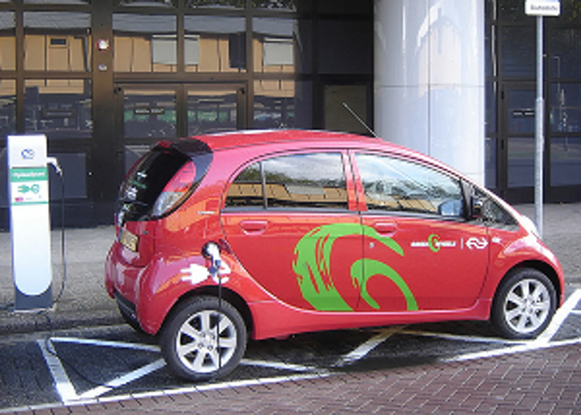 'Auto delen is sterk in opkomst' - Joop - BNNVARA