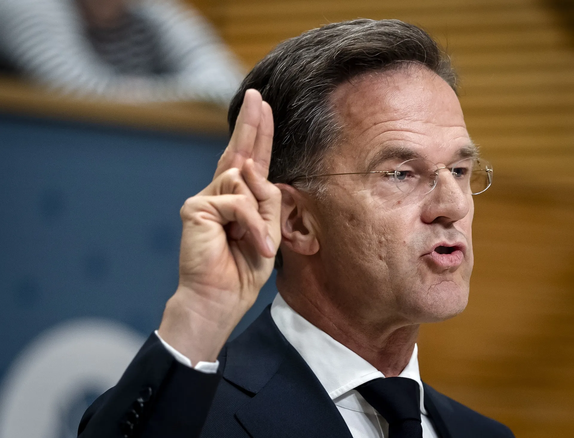 Mark Rutte had geen grip op ruziënd covid-team - Joop - BNNVARA